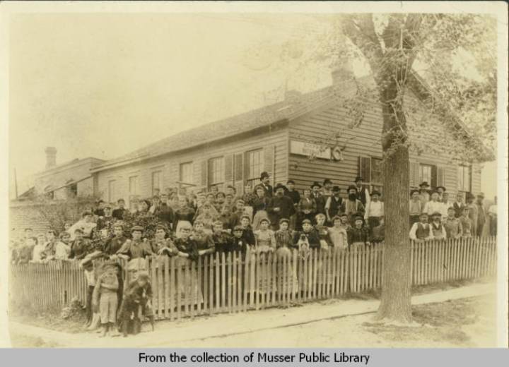 Pearl Button Capital of the World – The Victorian Shoppe